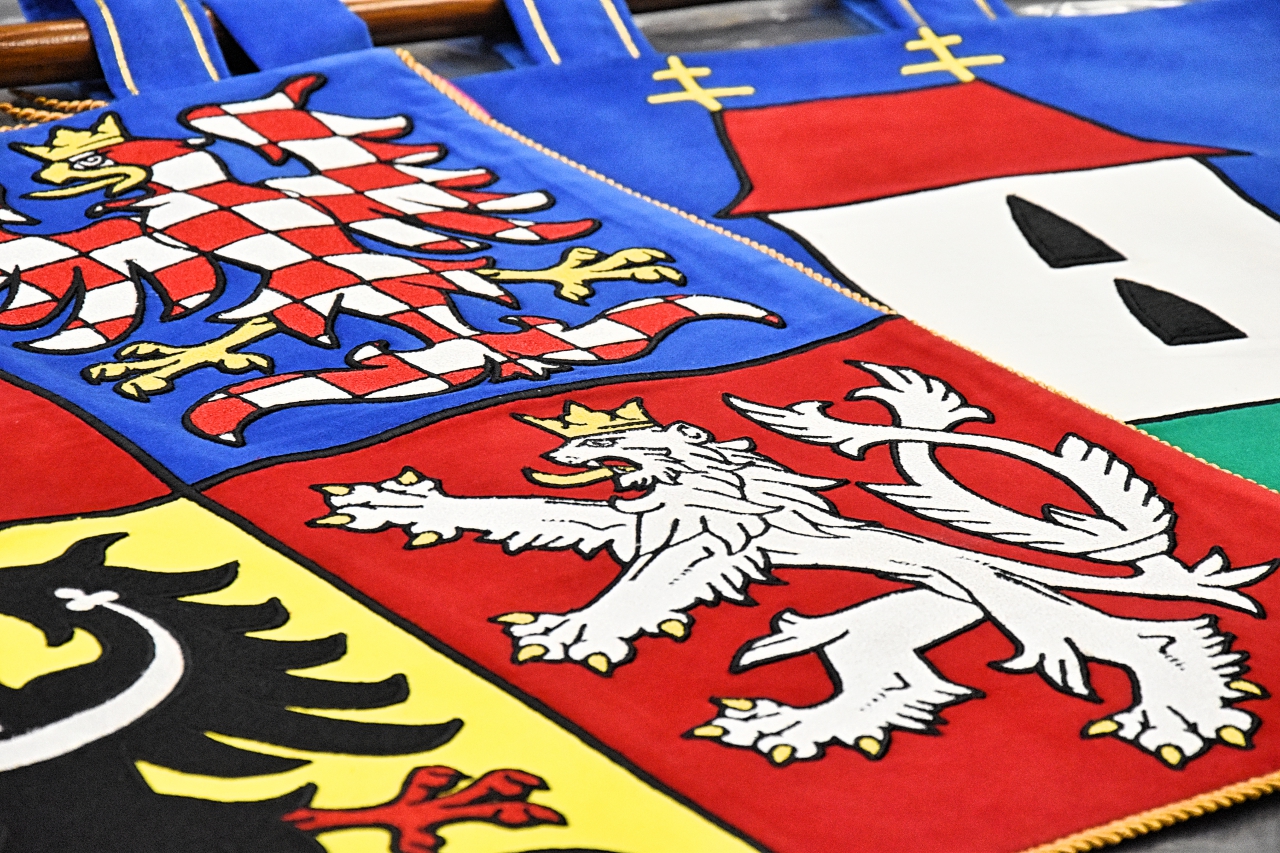 Zakázková výroba státních znaků a znaků se symboly obce/města | Alerion